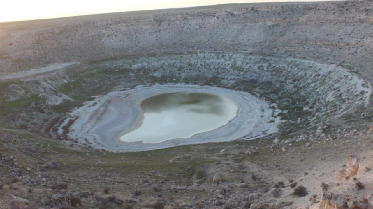 Türkiye'nin gölleri kuruyor! Yok oluşun gölü: Meke Maar Gölü